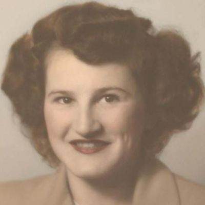 Elizabeth (Betty) Woycenko White (1926-2015) | Obituary