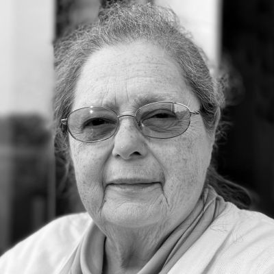 Gunderson Funeral Home Memorials and Obituaries | We Remember