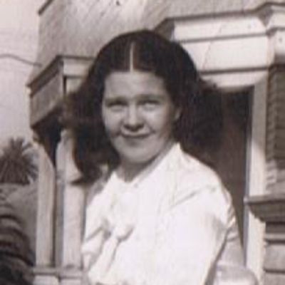 Helen Schultz (1924-2000) | Obituary